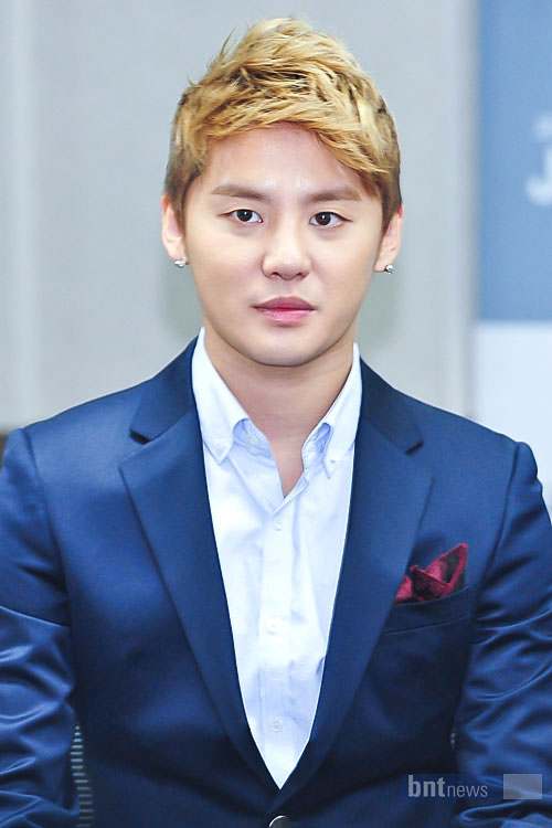 [포토] '교과부 온라인홍보대사 위촉식' JYJ 김준수 '긴장 가득' | bnt뉴스