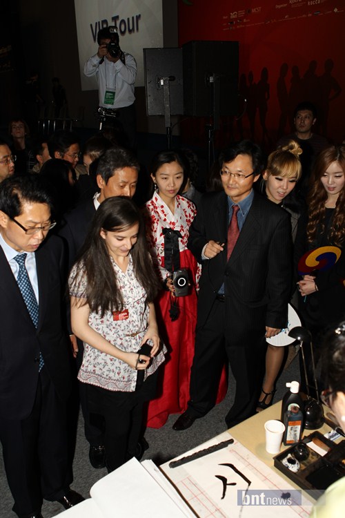 [포토] 'KBEE 2011' 한국 전통 서예문화 '한국의 문화를 세계로' | bnt뉴스