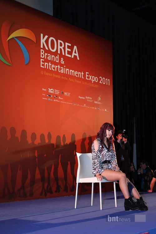 [포토] 'KBEE 2011' 시크릿 전효성 '멤버들과 함께 하고 싶어~' | bnt뉴스