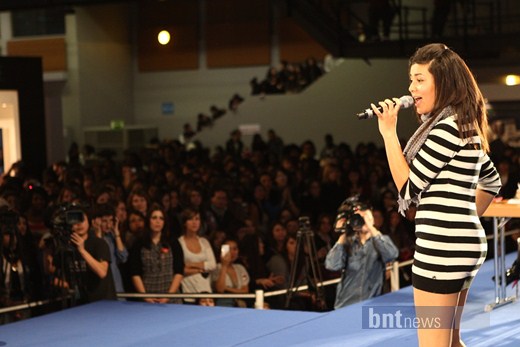 [포토] 'KBEE 2011' 파이널에 진출한 매력적인 보이스 | bnt뉴스