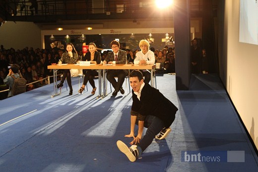 [포토] 'KBEE 2011' 센스만점 퍼포먼스 관객 환호 | bnt뉴스