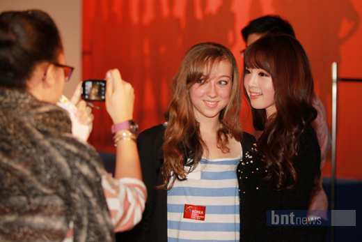 [포토] '2011 KBEE' 파리에서도 한류열풍 인기 후끈! | bnt뉴스