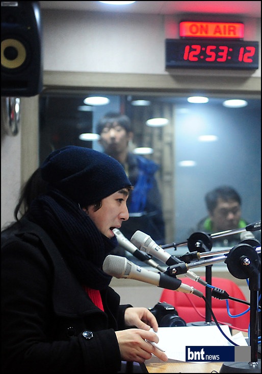 [포토] 황제성 '오늘은 심심타파 일일DJ' | bnt뉴스