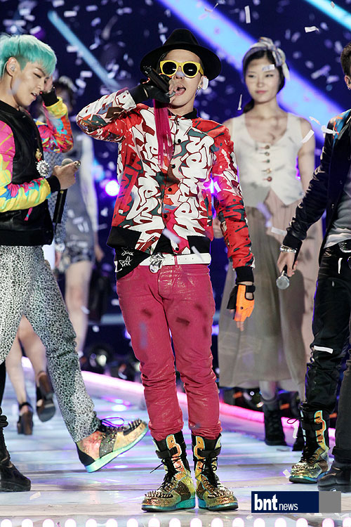 [포토] 빅뱅 GD, 핫하게 핑크 스타일~ | bnt뉴스