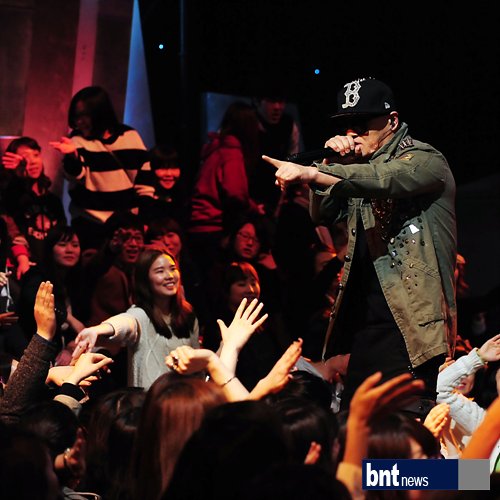 [bnt포토] MC스나이퍼에 열광하는 머스트 관객들 | bnt뉴스