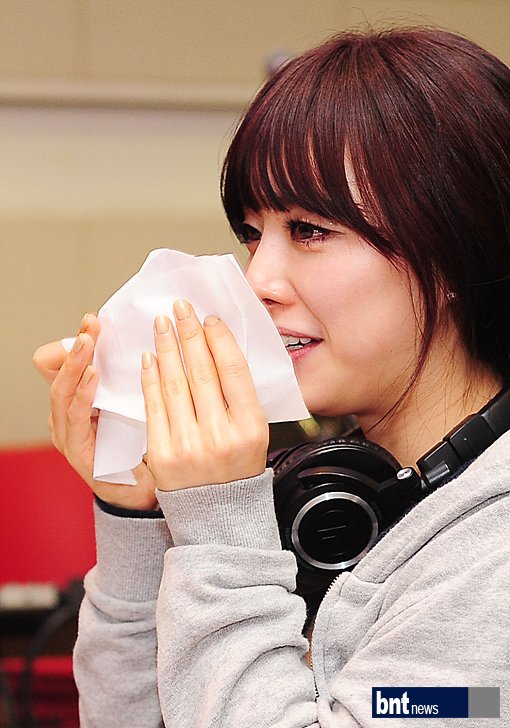 [bnt포토] DJ 데뷔 홍수아, 방송 준 눈물 흘린 사연은? | bnt뉴스