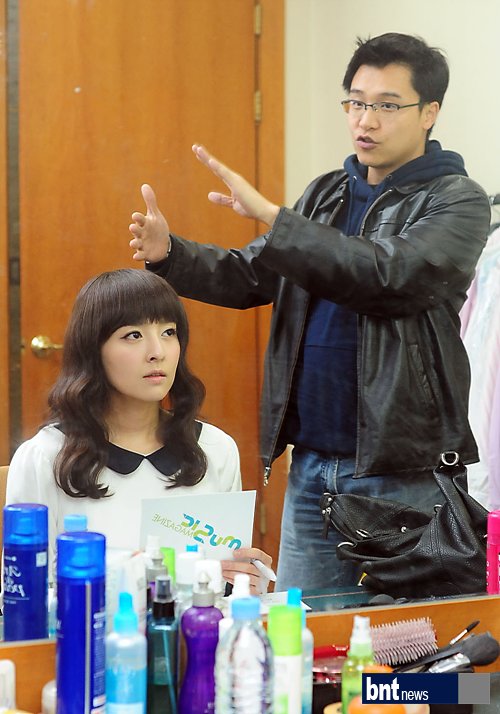 [bnt포토] '뮤직매거진' 연출하는 이강섭 PD | bnt뉴스