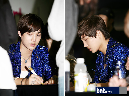 [bnt포토] 'EXO-K' 카이, 싸인은 열심히! | bnt뉴스