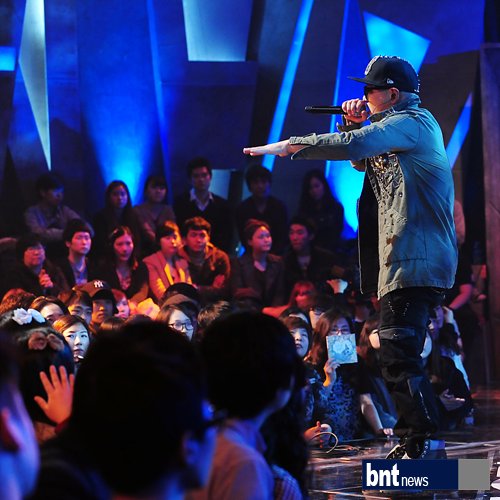 [bnt포토] MC스나이퍼에 열광하는 머스트 관객들 | bnt뉴스