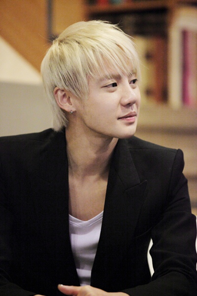 JYJ 김준수, 콘서트 티켓 5분 만에 전석 매진 ‘티켓 파워 실감’ | bnt뉴스