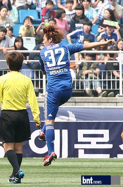[bnt포토] 'FC MEN' 윤두준, 하늘을 날을 태세 | bnt뉴스