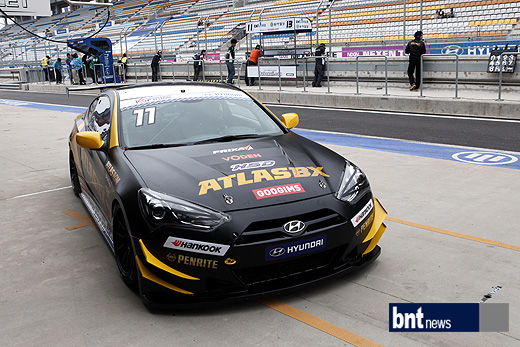 [bnt포토] '2012 KSF' 피트-인 중인 아트라스BX 조항우 선수 | bnt뉴스