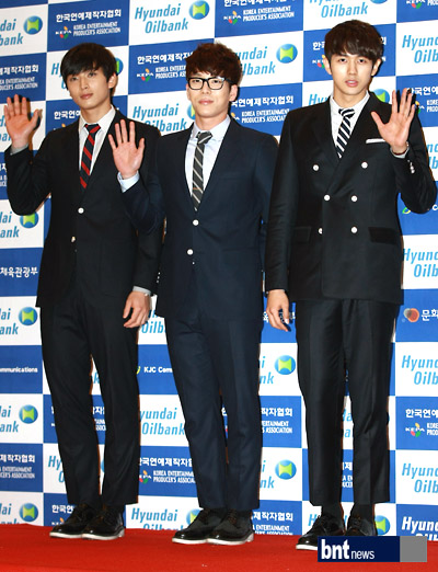 [bnt포토] 2AM, 조권 없이 얌전한 포토타임 | bnt뉴스