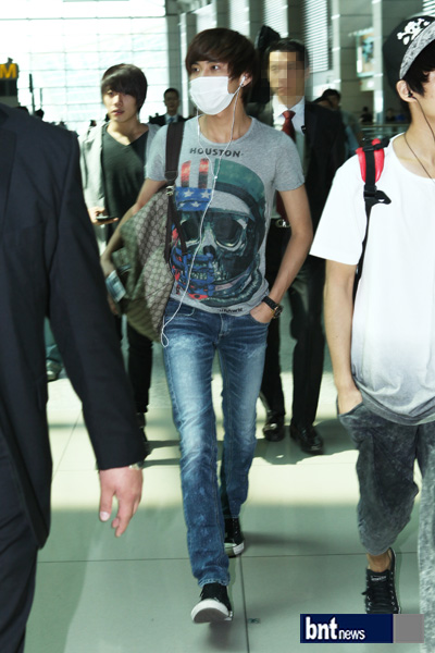 [bnt포토] FT아일랜드, 송승현 '마스크때문에 아쉬운 공항패션' | bnt뉴스