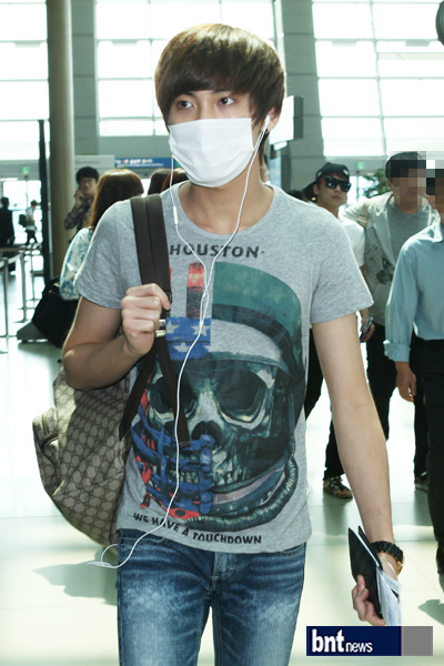 [bnt포토] FT아일랜드 송승현 '마스크도 패션이다?' | bnt뉴스