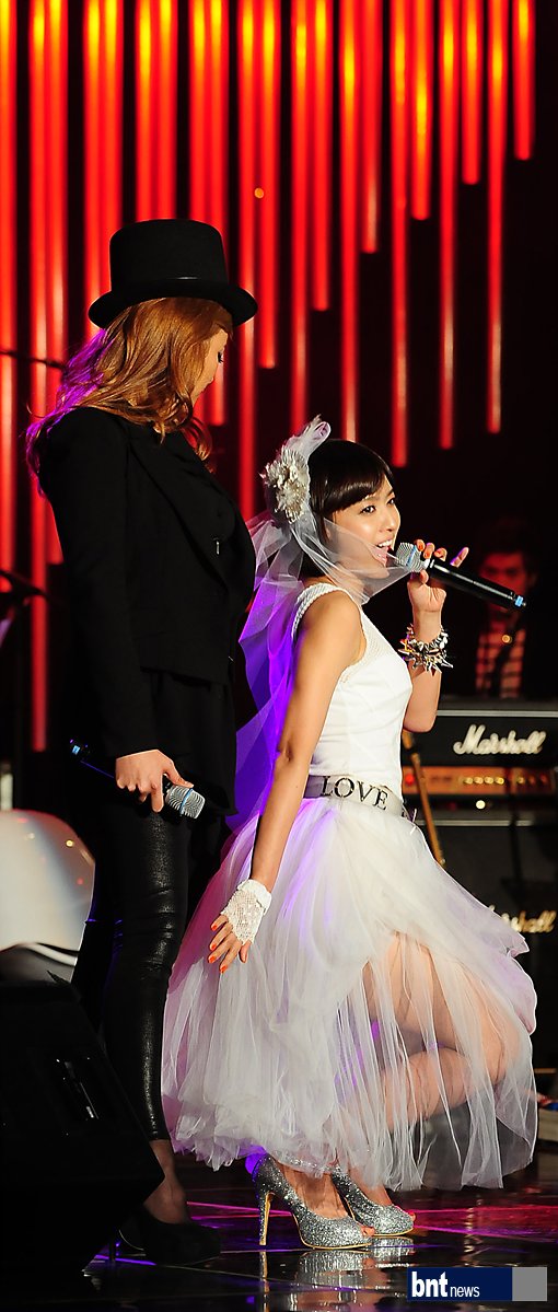 [bnt포토] 호란을 유혹하는(?) 박정아 | bnt뉴스