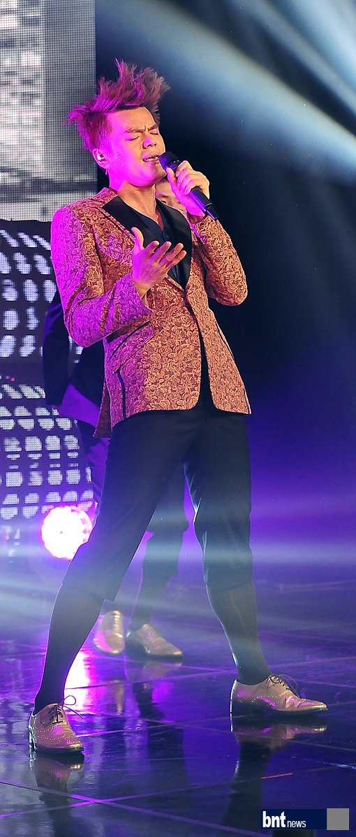 [bnt포토] SBS MTV '더 쇼' 출연한 박진영 | bnt뉴스