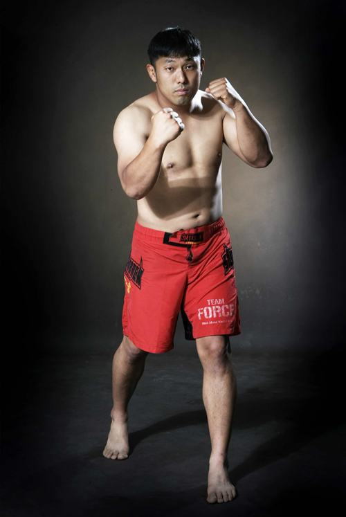 김종대 '야수' 밥샙 상대로 2R TKO 승 | bnt뉴스