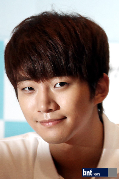 [bnt포토] 2PM 준호, 미소 하나로 '女心 올킬~' | bnt뉴스