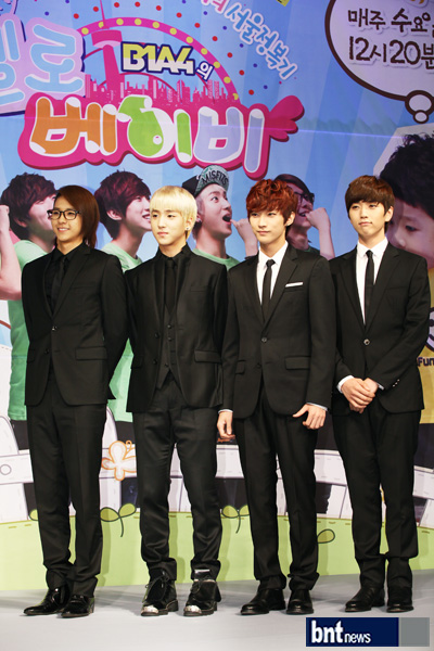 [bnt포토] B1A4 '훈남들의 포토타임' | bnt뉴스