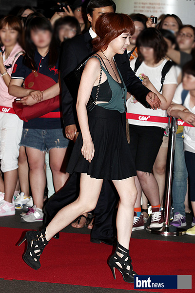 [bnt포토] 심은진, 옆구리 노출 패션에도 당당한 걸음~ | bnt뉴스