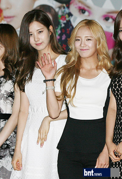 [bnt포토] 서현-효연 'SM 전시회' 왔어요~ | bnt뉴스