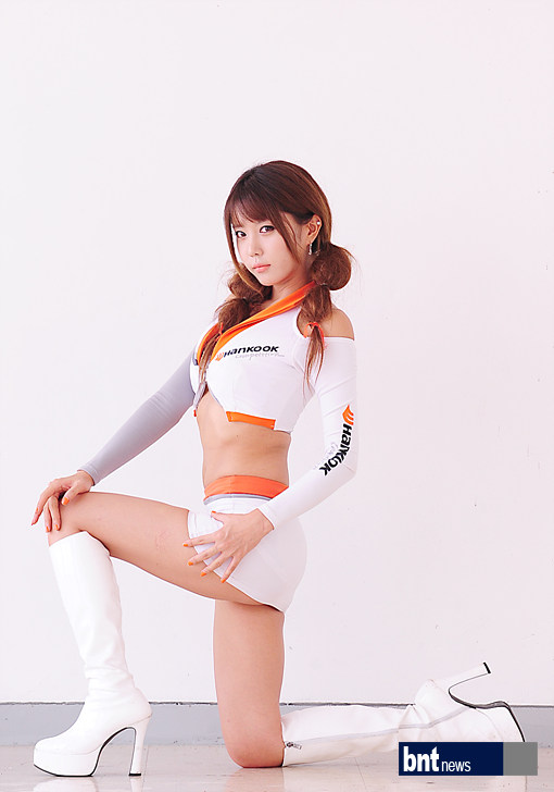 [bnt포토] 레이싱모델 허윤미, 빛나는 꿀벅지 | bnt뉴스