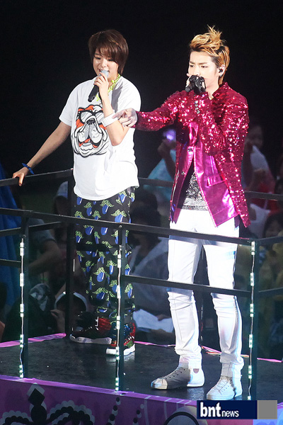 [bnt포토] 엠버-크리스 '신나는 SM콘서트' | bnt뉴스