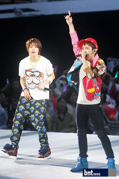 [bnt포토] 키-엠버 'SM콘서트, 열정 속 공연현장' | bnt뉴스