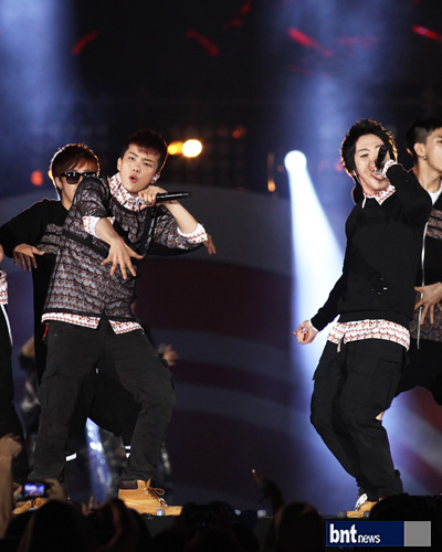 [bnt포토] B.A.P 영재-힘찬 '절로 흥이 나는 무대' | bnt뉴스
