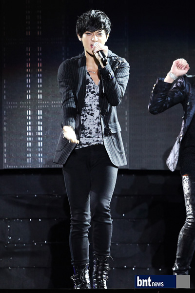 [bnt포토] 엑소엠(EXO-M) 타오 '외모만큼 우월한 기럭지' | bnt뉴스