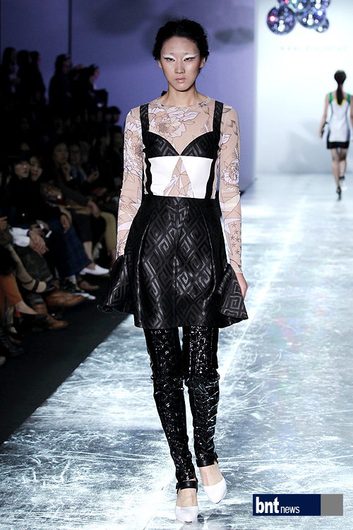 [bnt포토] 칼 이석태 2013 S/S 컬렉션 '화이트 앤 블랙의 화사한 조화' | bnt뉴스