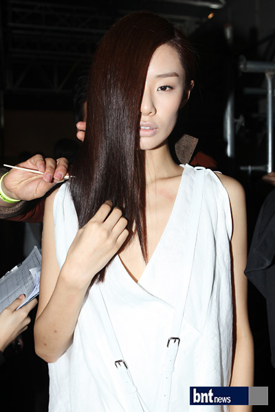 [bnt포토] 스테파니 리, 백스테이지 '아우라 느껴지는 포스' | bnt뉴스