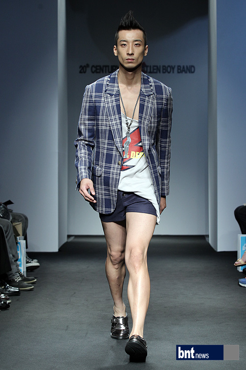 [bnt포토] 2013 S/S 이학림 컬렉션, 시원한 느낌의 체크 패턴 재킷 | bnt뉴스