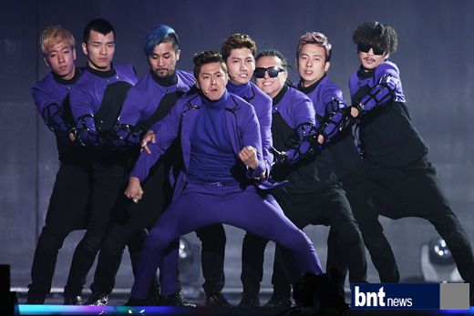 [bnt포토] 동방신기 '격이 다른 폭발적인 무대' | bnt뉴스