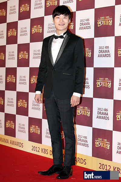 [bnt포토] 이희준, 스키니 수트 패션 (KBS연기대상) | bnt뉴스