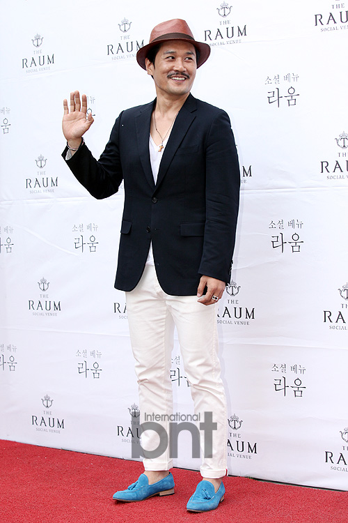 [bnt포토] JK김동욱 '감미로운 축가 불러드릴게요~' | bnt뉴스