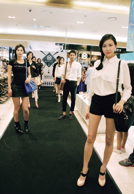 “고객과의 소통을 꿈꾼다!” 메트로시티 2013 S/S 패션쇼 성료 | bnt뉴스