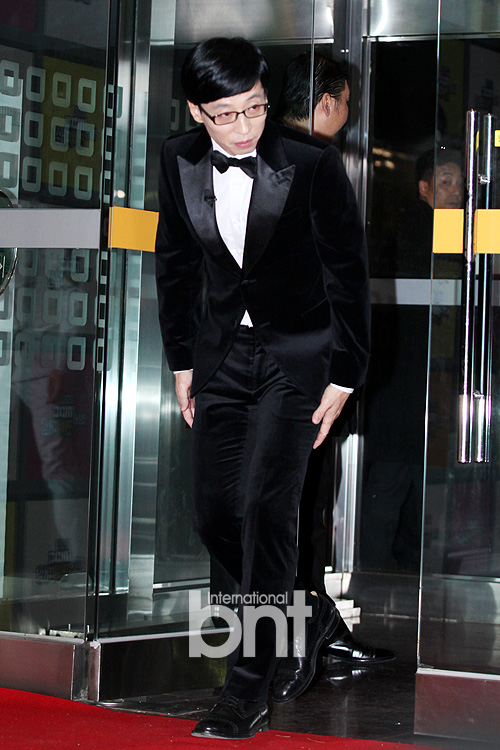 [bnt포토] '국민MC' 유재석, 입장부터 숙여지는 허리 | bnt뉴스