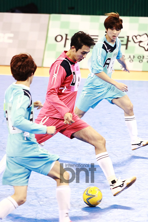 [bnt포토] 2AM 슬옹, 장신에서 나오는 강력한 슛~ | bnt뉴스