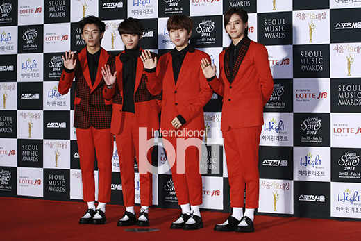 [bnt포토] B1A4, 시선 끄는 독특한 의상