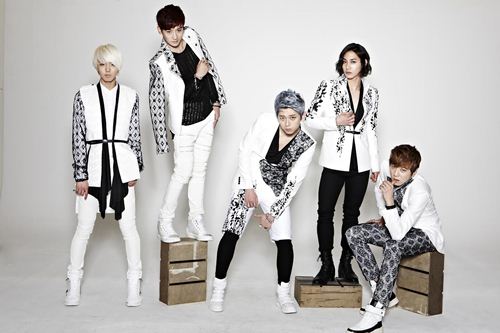 제이제이씨씨(JJCC), 5개월여 만에 컴백…19일 티저 공개 ‘기대’ | bnt뉴스