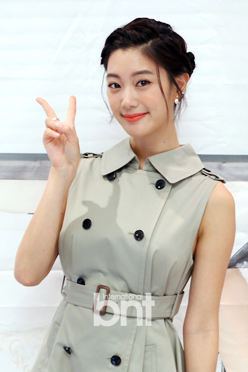 [bnt포토] 클라라, 화사한 미소로 '깜찍 브이~' | bnt뉴스