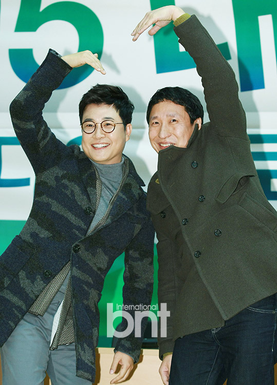 [bnt포토] 김성주, 김구라 '가요광장' DJ 응원해죠! | bnt뉴스