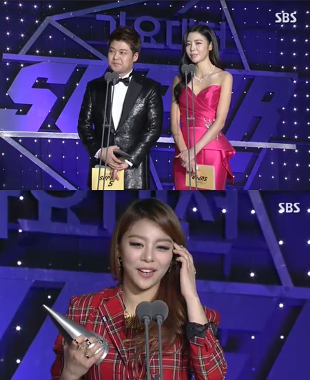 [SBS 가요대전] 에일리, 여자 솔로가수상 수상 “좋은 곡 만드는 가수 될것” | bnt뉴스