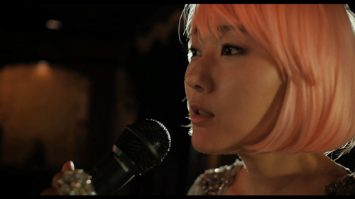 윤진서 ‘태양을 쏴라’ OST 참여, 재즈곡 ‘엠티 라이프’ 공개 | bnt뉴스