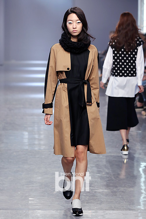 [bnt포토] 권지야, 15 F/W 라이 컬렉션 '세련된 트렌치코트' | bnt뉴스