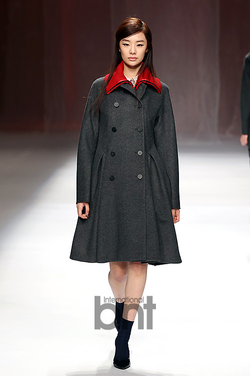 [bnt포토] 스테파니 리, 이상봉 15 F/W 컬렉션 '우아한 그레이 코트' | bnt뉴스