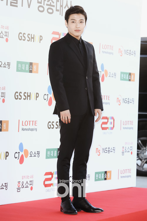 [bnt포토] 강하늘 '포토타임은 시크하게' | bnt뉴스