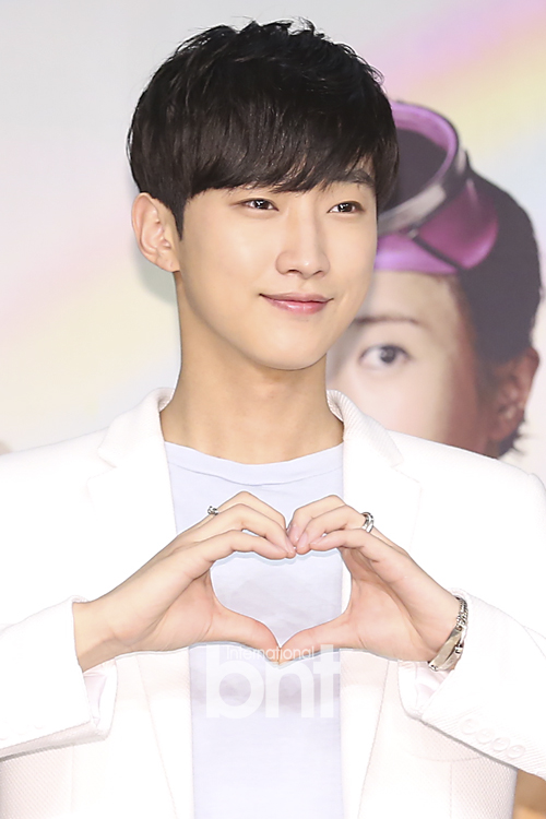 [bnt포토] B1A4 진영 '공중파 첫 진출 떨려요~' | bnt뉴스